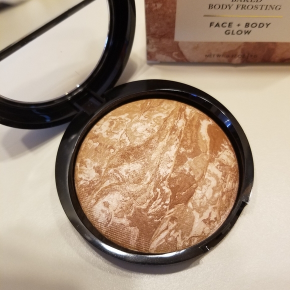 Laura Geller | Bath & Body | Laura Geller Baked Body Frosting Face Body ...